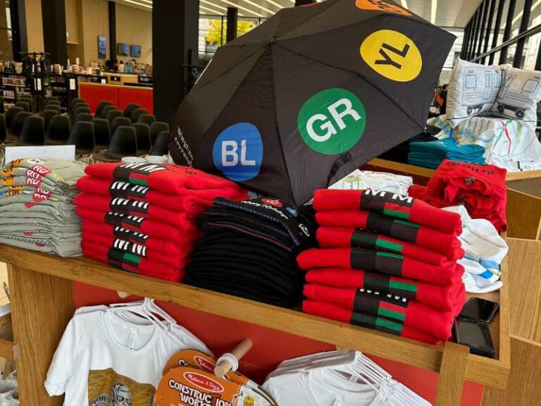 Metro Celebrates Holidays With Gingerbread Trains, Merch Shop, and Bus ...