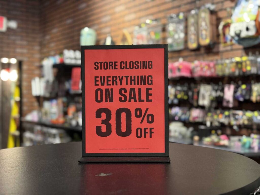 Hot Topic to Permanently Close - The MoCo Show