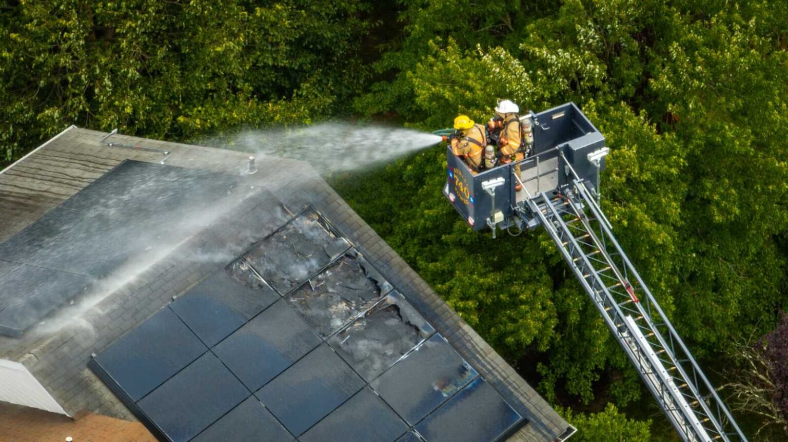 Solar Panels Catch Fire on Roof of Townhouse - The MoCo Show